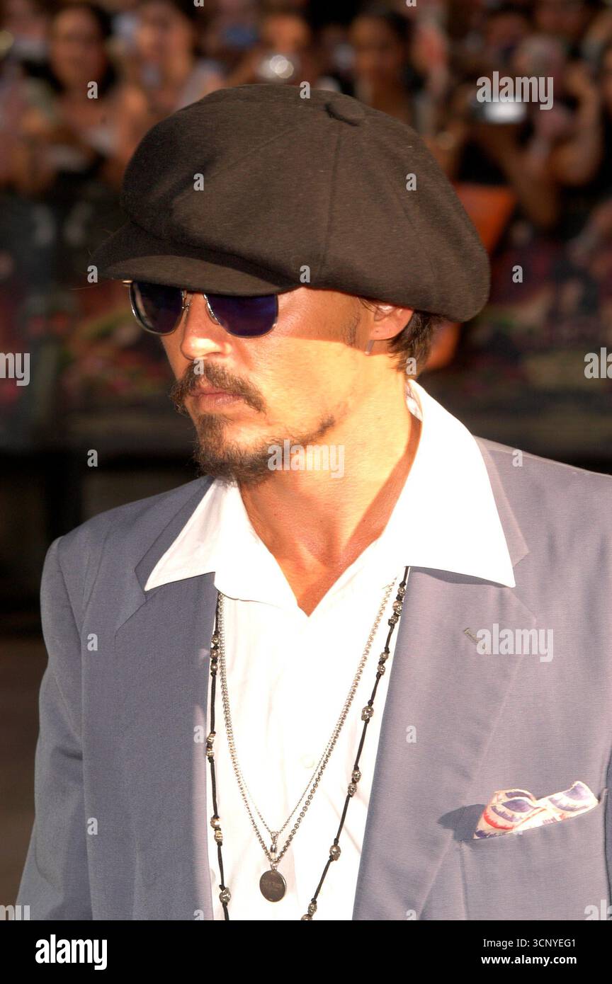 Johnny Depp at the UK premiere of Charlie And The Chocolate Factory ...