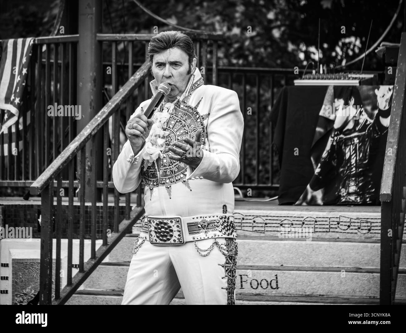 Popular tribute Black and White Stock Photos & Images - Alamy