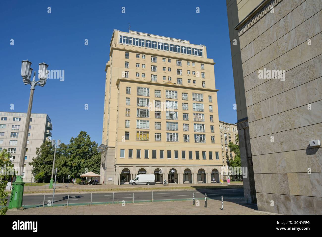 Wohnhaus der 50er Jahre, Sozialistischer Wohnungsbau der DDR ...