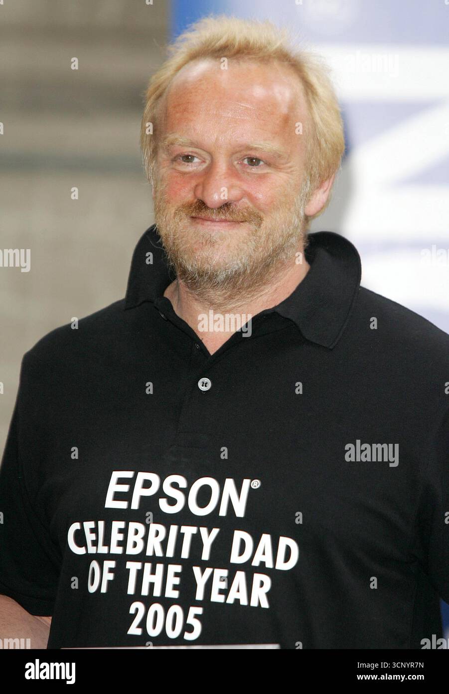 Anthony Worrall Thompson is revealed as the Epson Celebrity Dad Of The ...