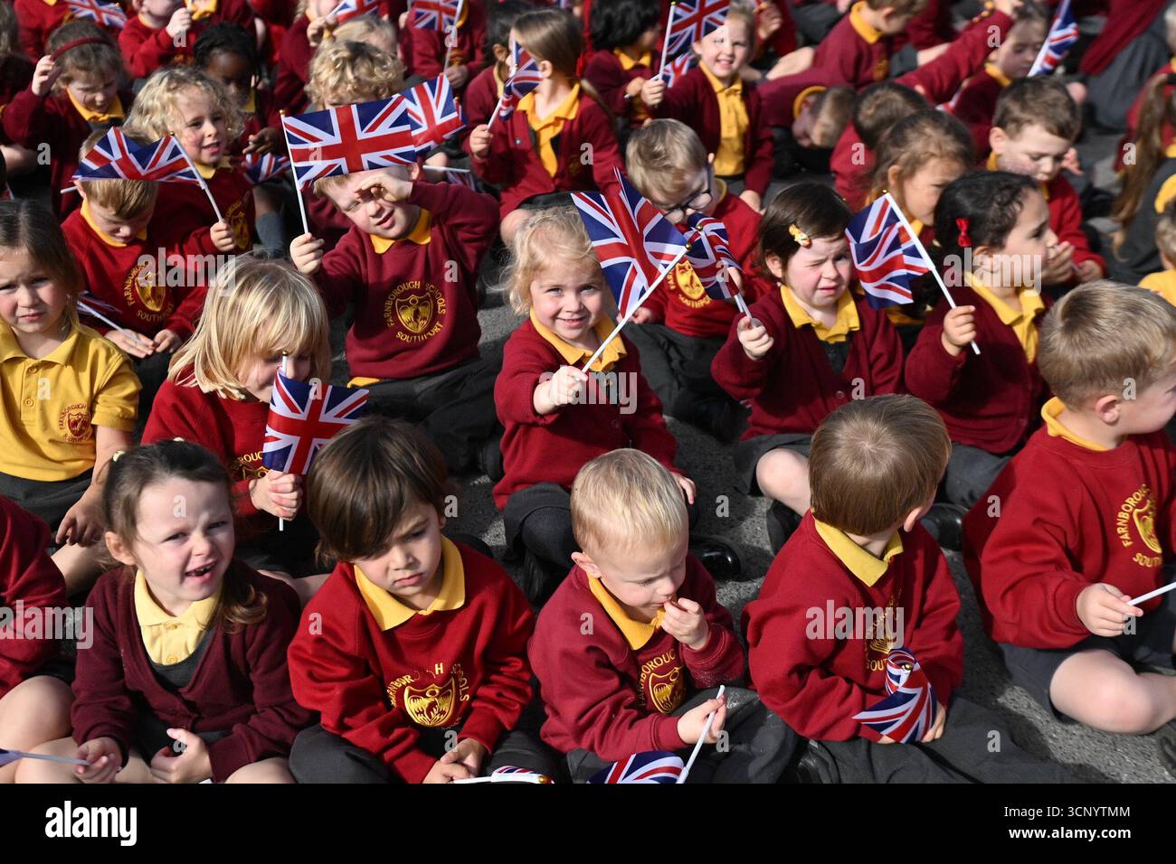 Students from Farnborough Road Infant and Junior School in Birkdale ...