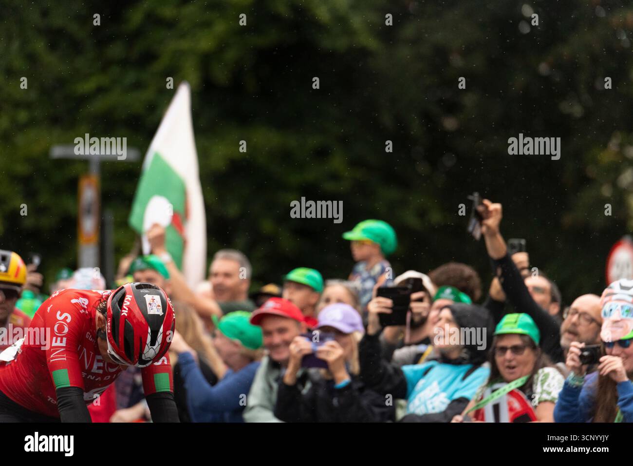 21st Tour of Britain 2025 - Stage 6 CARDIFF, WALES - SEPT 07: Emotional ...