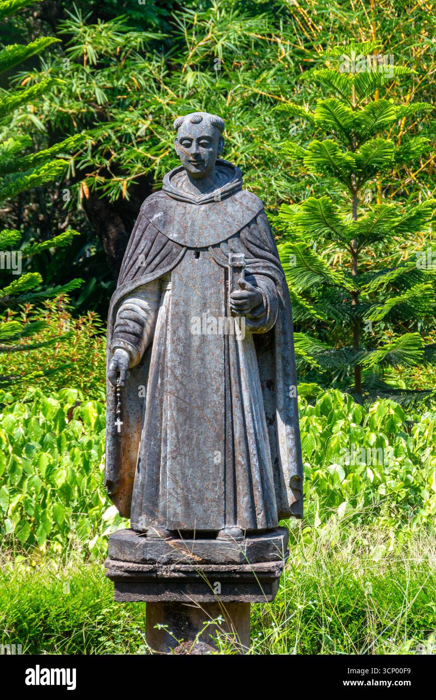 Statue christian monk hi-res stock photography and images - Alamy