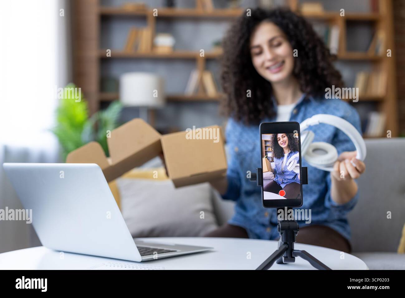 Viewers box hi-res stock photography and images - Alamy