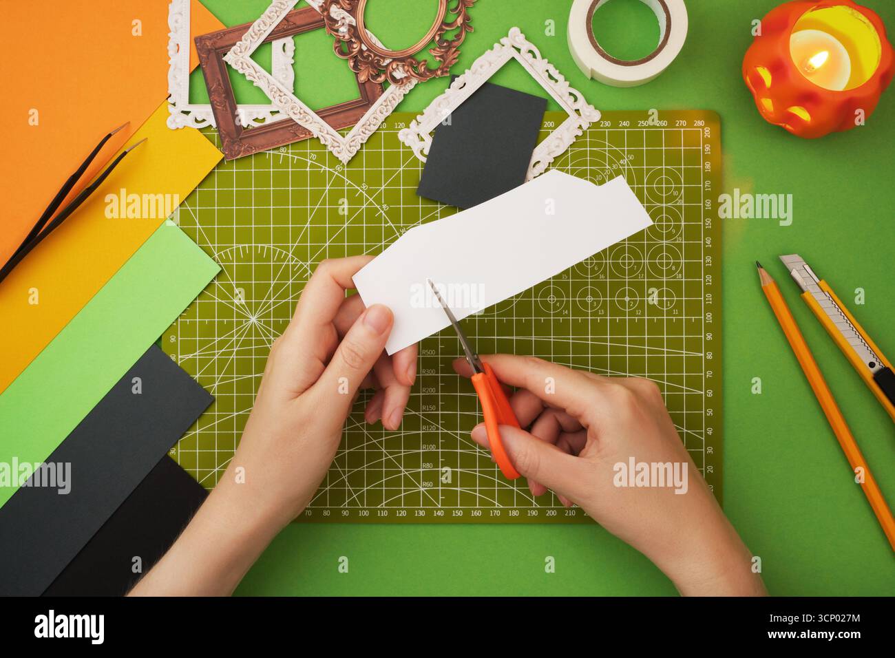 Making diy pumpkin out hi-res stock photography and images - Alamy