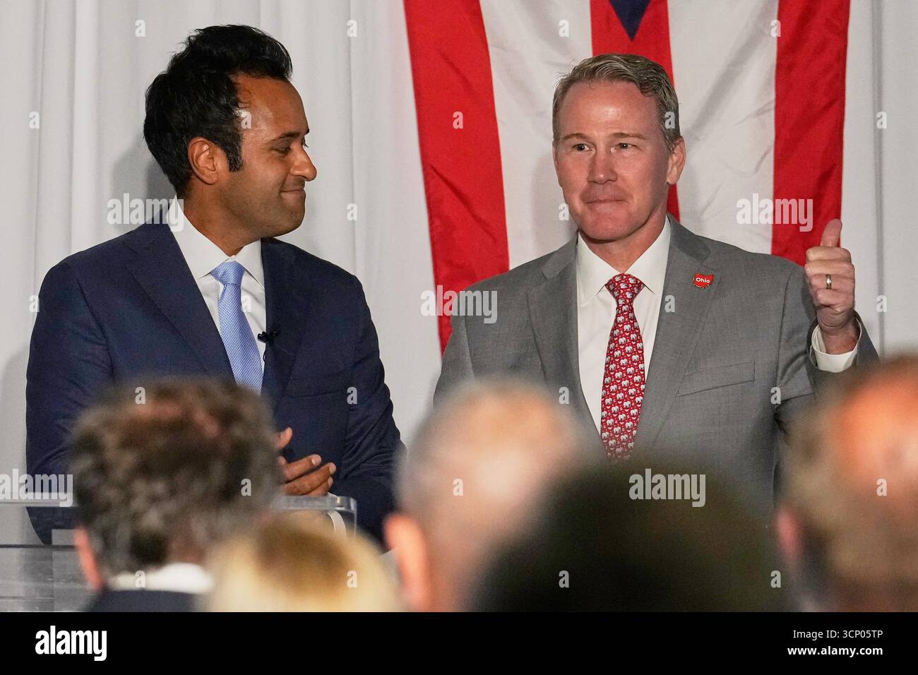 Republicans Vivek Ramaswamy, left, candidate for Ohio Governor in 2026 ...