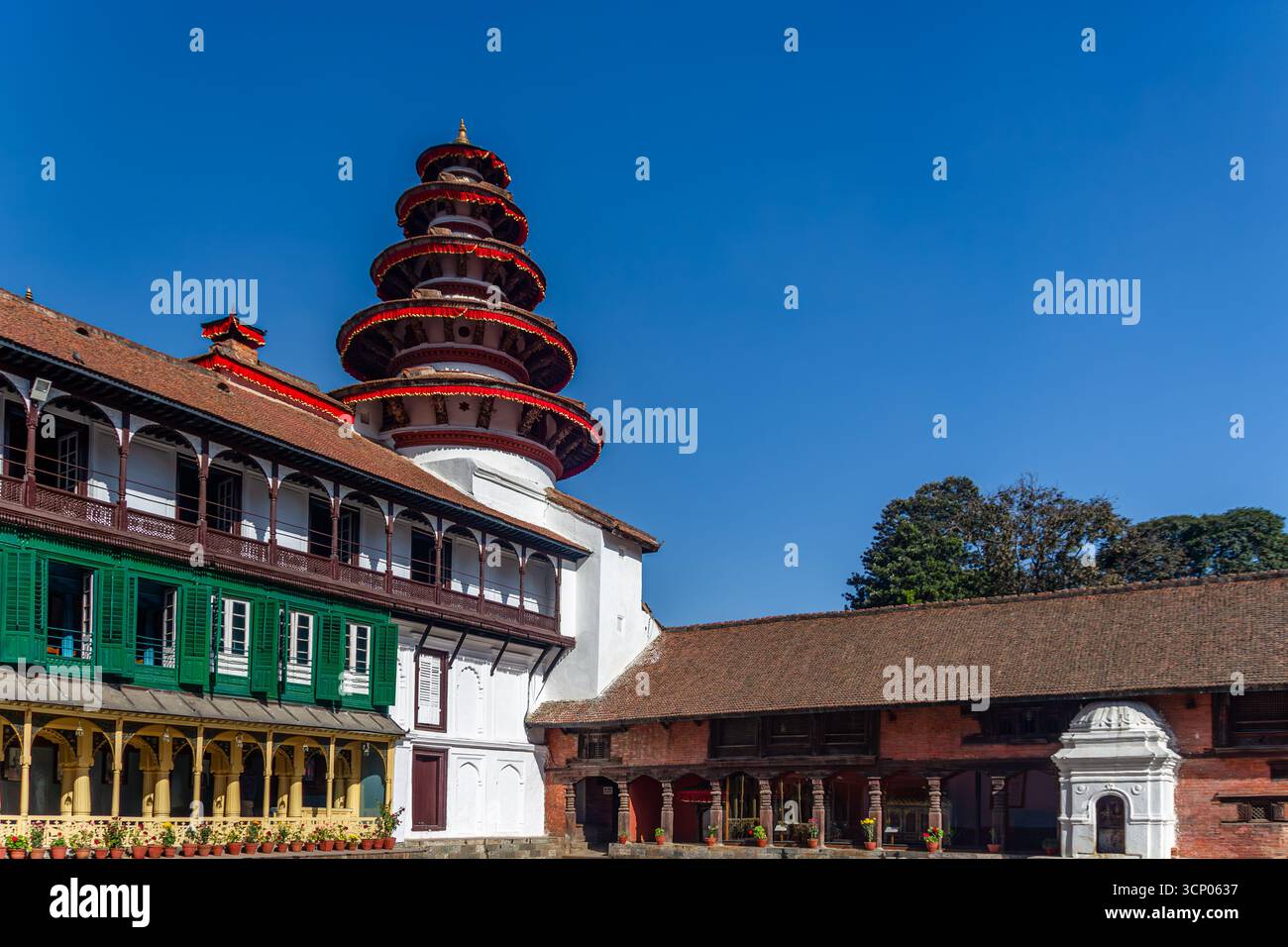 Ornate green temple roof hi-res stock photography and images - Alamy