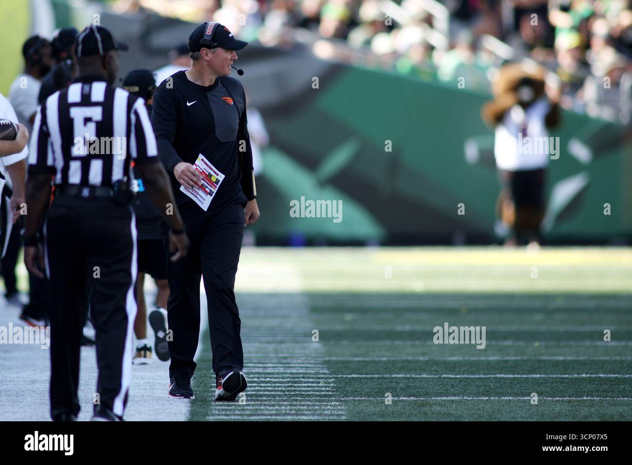 Oregon State head coach Trent Bray walks the sidelines during the ...