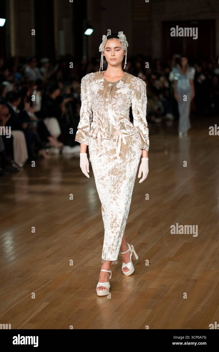 Runaway model hi-res stock photography and images - Alamy