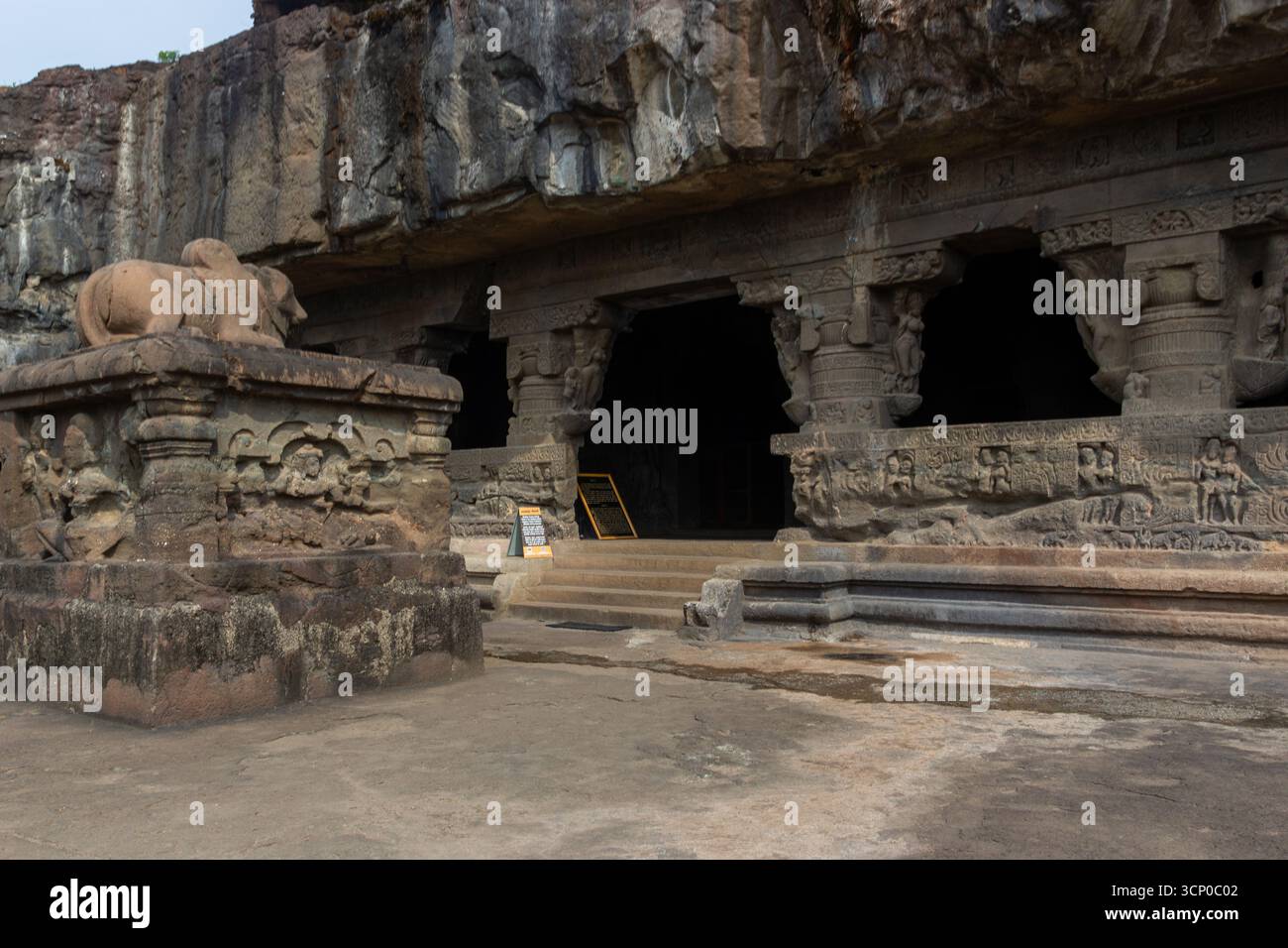 Stone entrance cave temple hi-res stock photography and images - Alamy