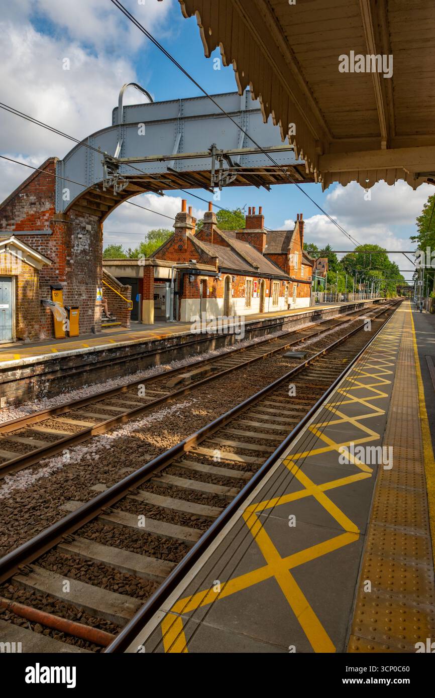 Main line national rail station hi-res stock photography and images - Alamy