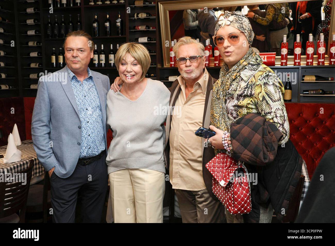 Lars Vestergaard von Laustsen, Judy Winter, RenÃ Koch und Julian F.M ...