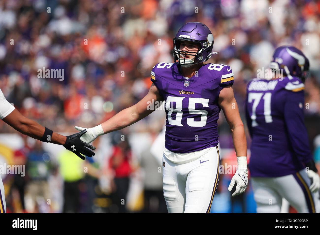 Minnesota Vikings tight end Ben Yurosek (85) moves across the field ...