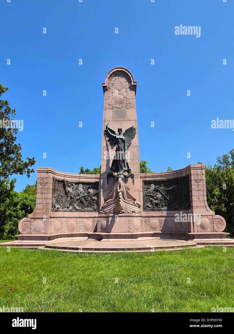 Missouri State Memorial at Vicksburg National Military Park with USS ...