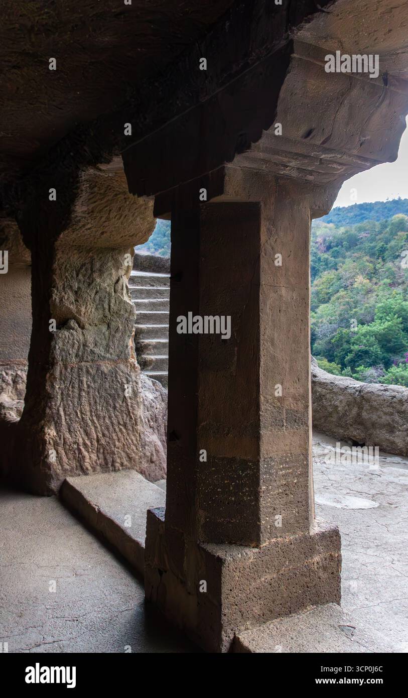 Stone cave entrance hi-res stock photography and images - Alamy