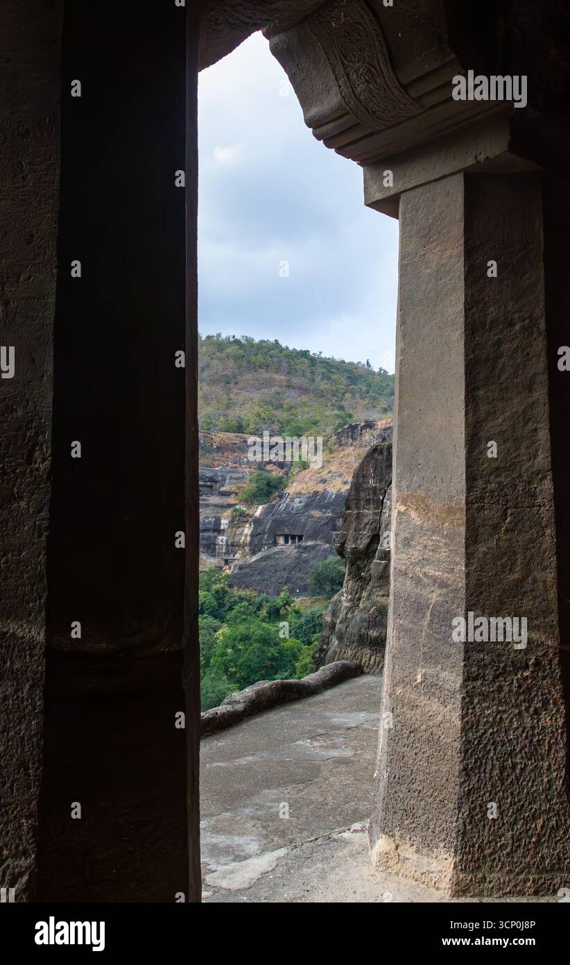 Cave entrance structure hi-res stock photography and images - Alamy