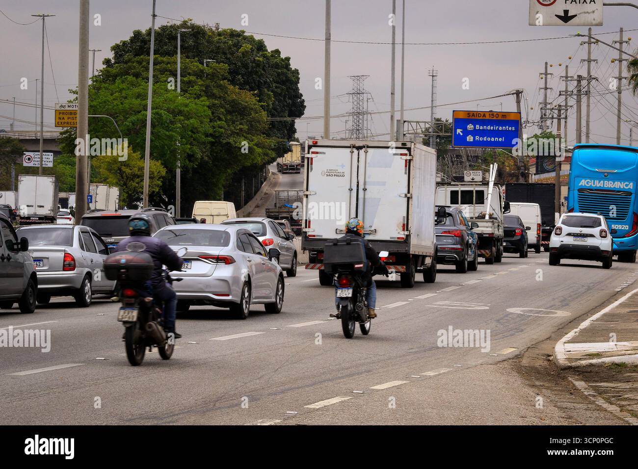 SãO PAULO, SP - 23.09.2025: TRANSITO INTENSO MARGINAL TIETê - After ...