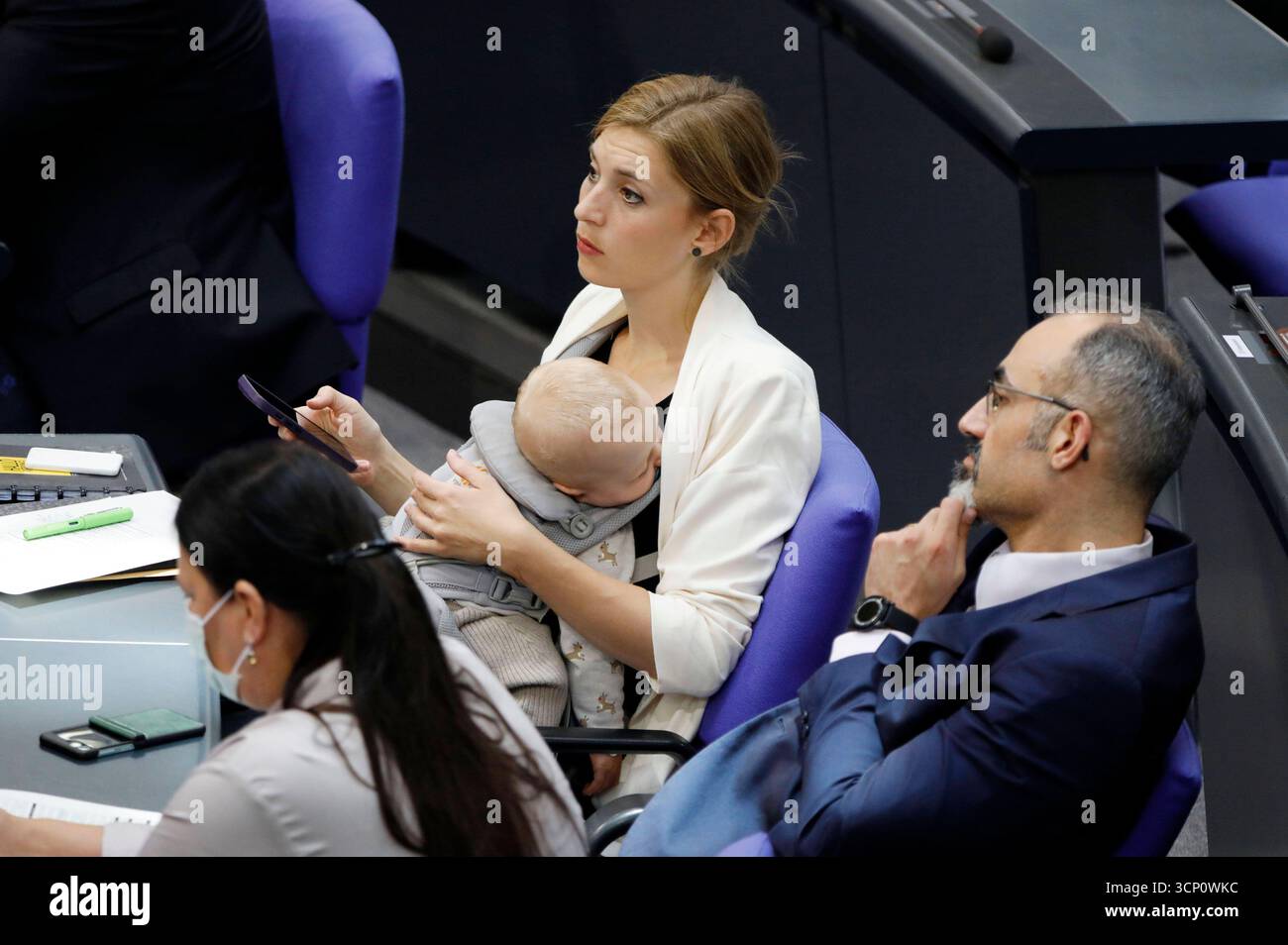 Hanna Steinmüller in der 26. Sitzung des 21. Deutschen Bundestages im ...