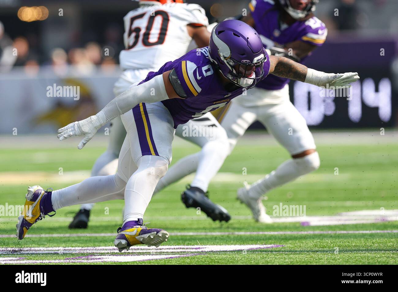 Minnesota Vikings linebacker Ivan Pace Jr. (0) moves across the field ...