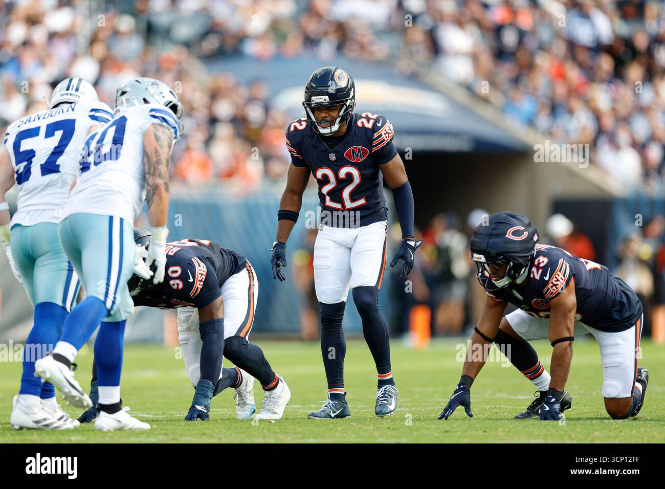 Chicago Bears safety Elijah Hicks (22) lineups during the first half of ...