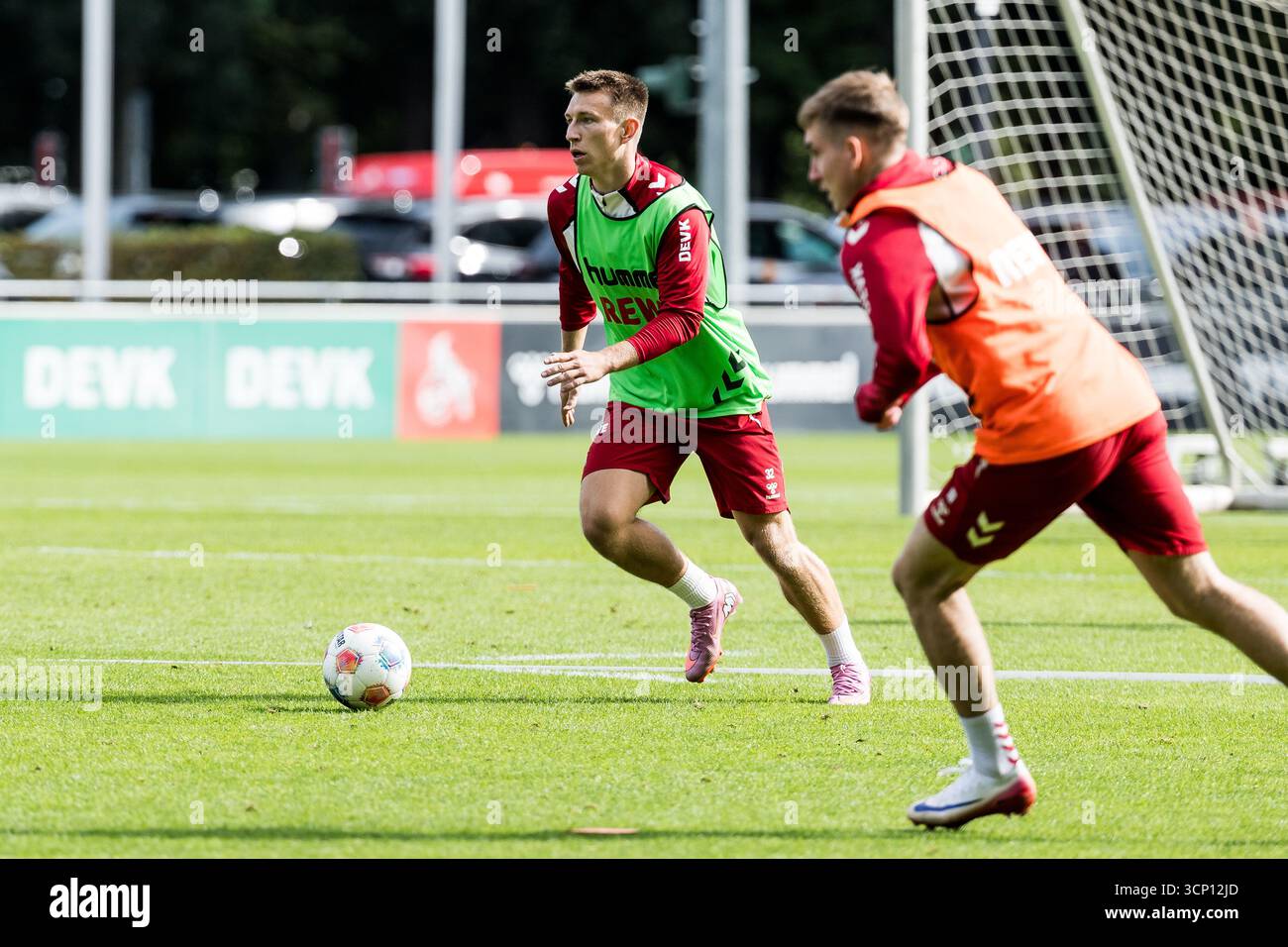 Kristoffer Lund (1. FC K?ln, 32) am Ball Training 1. FC K?ln ...
