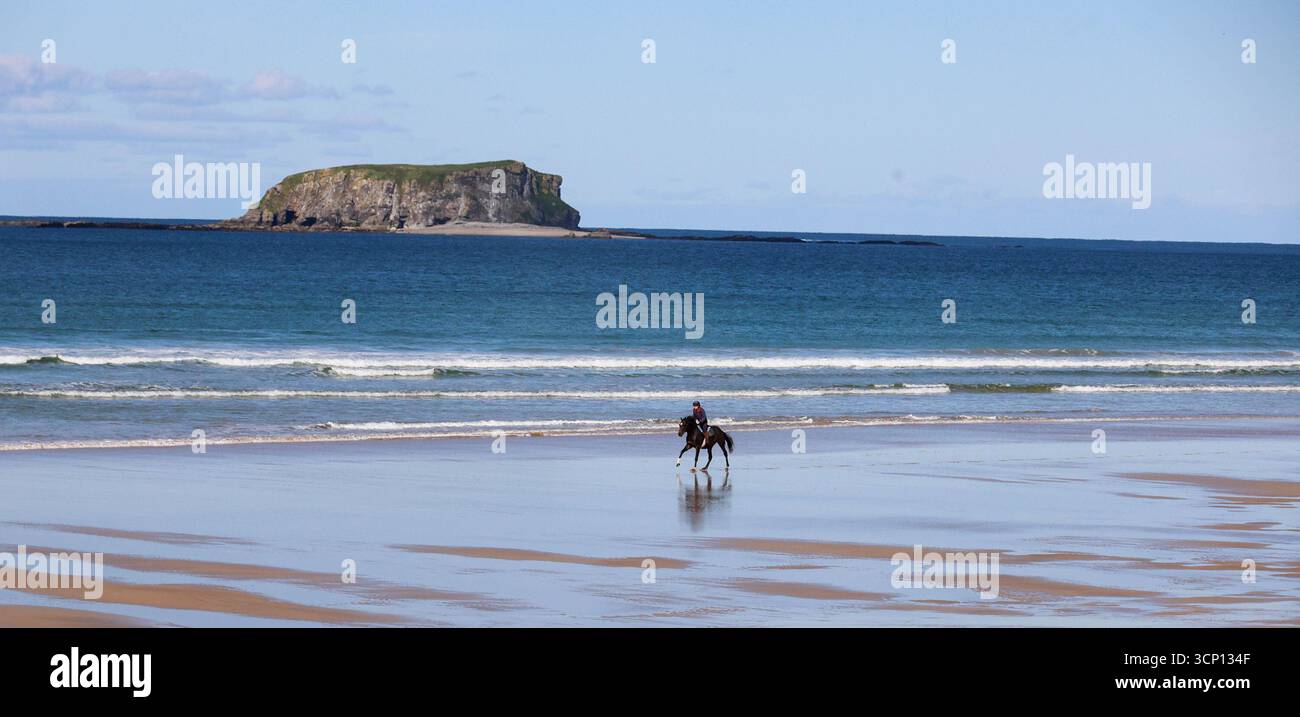 Pollan bay 2025 hi-res stock photography and images - Alamy