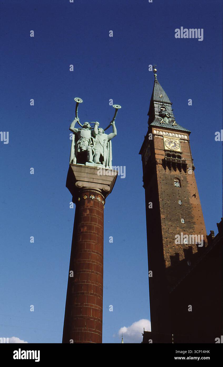 RECORD DATE NOT STATED Copenhagen/ Denmark/Two pipe pushers statue ...