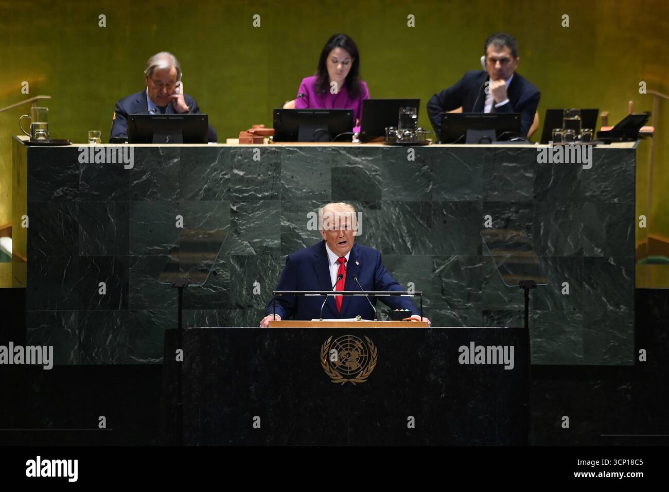 (250923) -- UNITED NATIONS, Sept. 23, 2025 (Xinhua) -- U.S. President ...