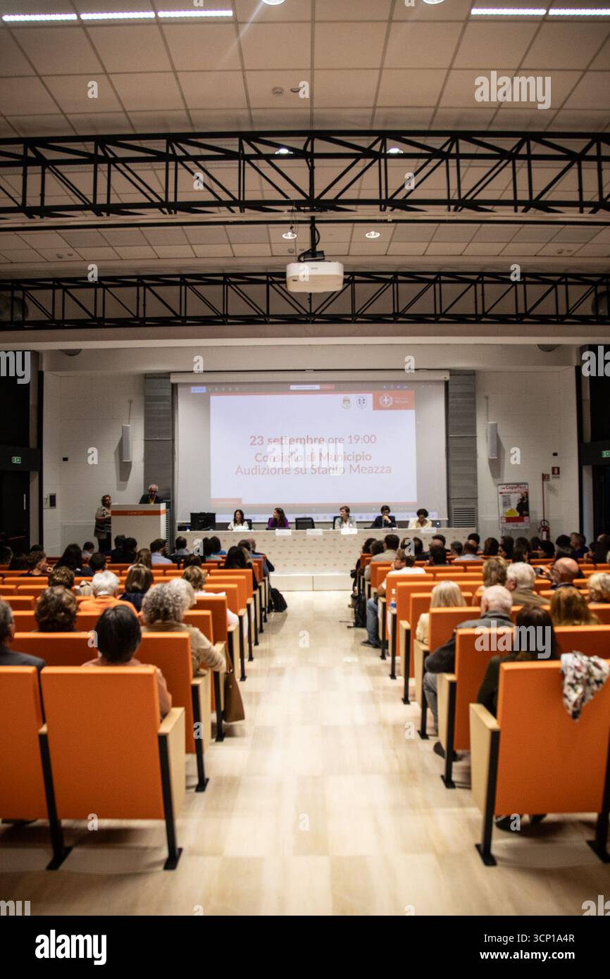 Milan, San Siro, Municipal Council of Municipio 7 on the sale of the ...