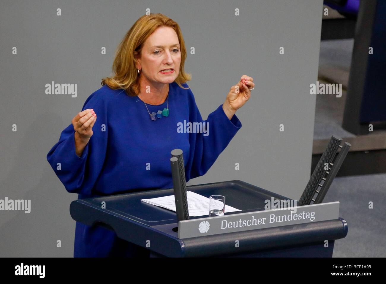 26. Sitzung des Deutschen Bundestages Berlin, 23.9.2025 Caren Lay bei ...