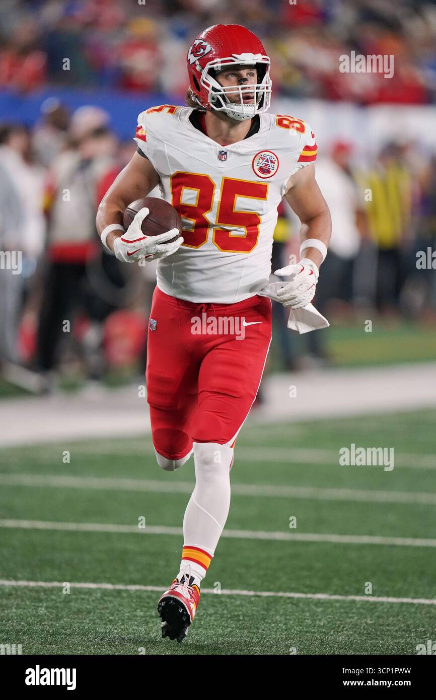 Kansas City Chiefs tight end Robert Tonyan (85) during an NFL football ...