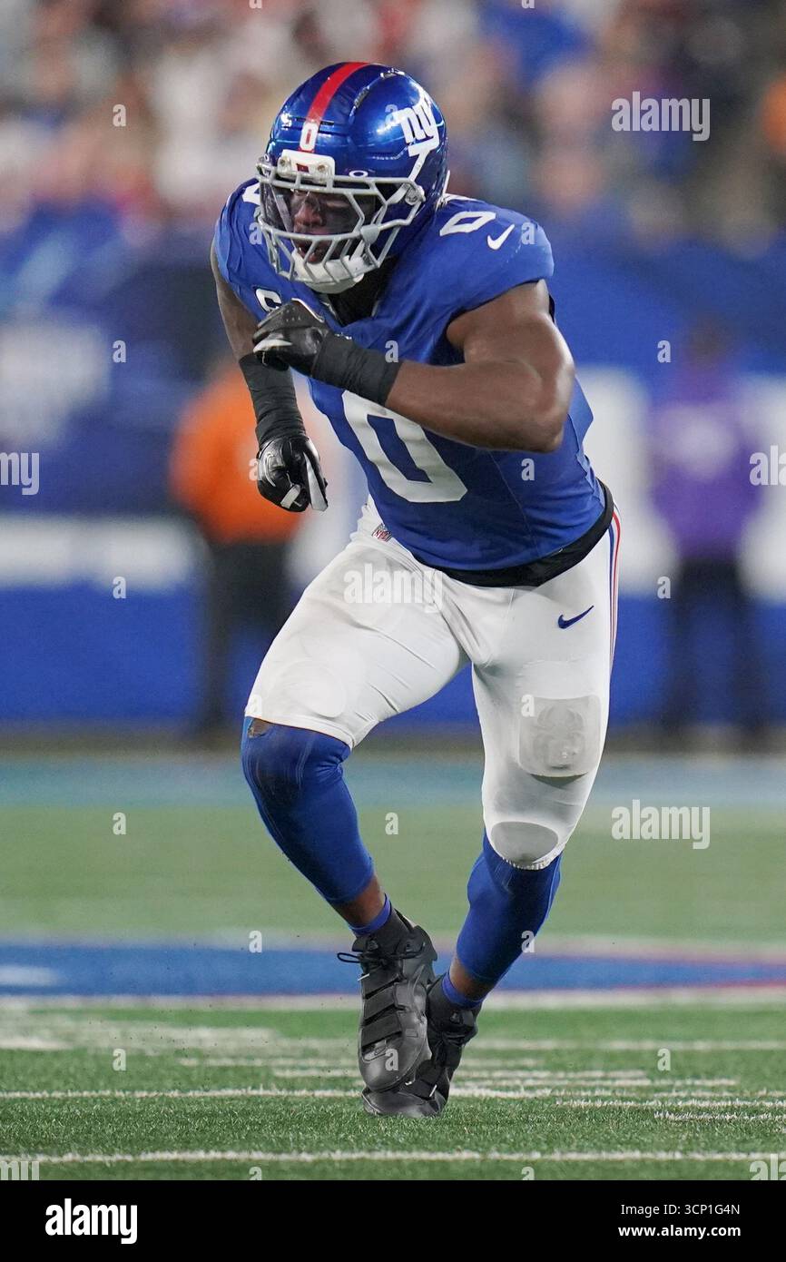 New York Giants linebacker Brian Burns (0) during an NFL football game ...