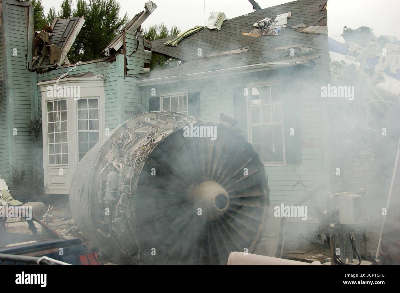 Large airplane engine wreckage hi-res stock photography and images - Alamy