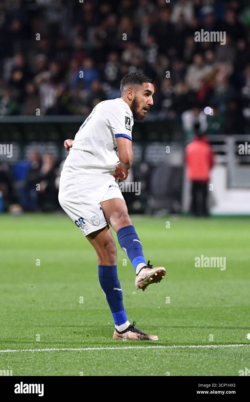 10 Merwan IFNAOUI (red) during the Ligue 2 BKT match between Red Star ...