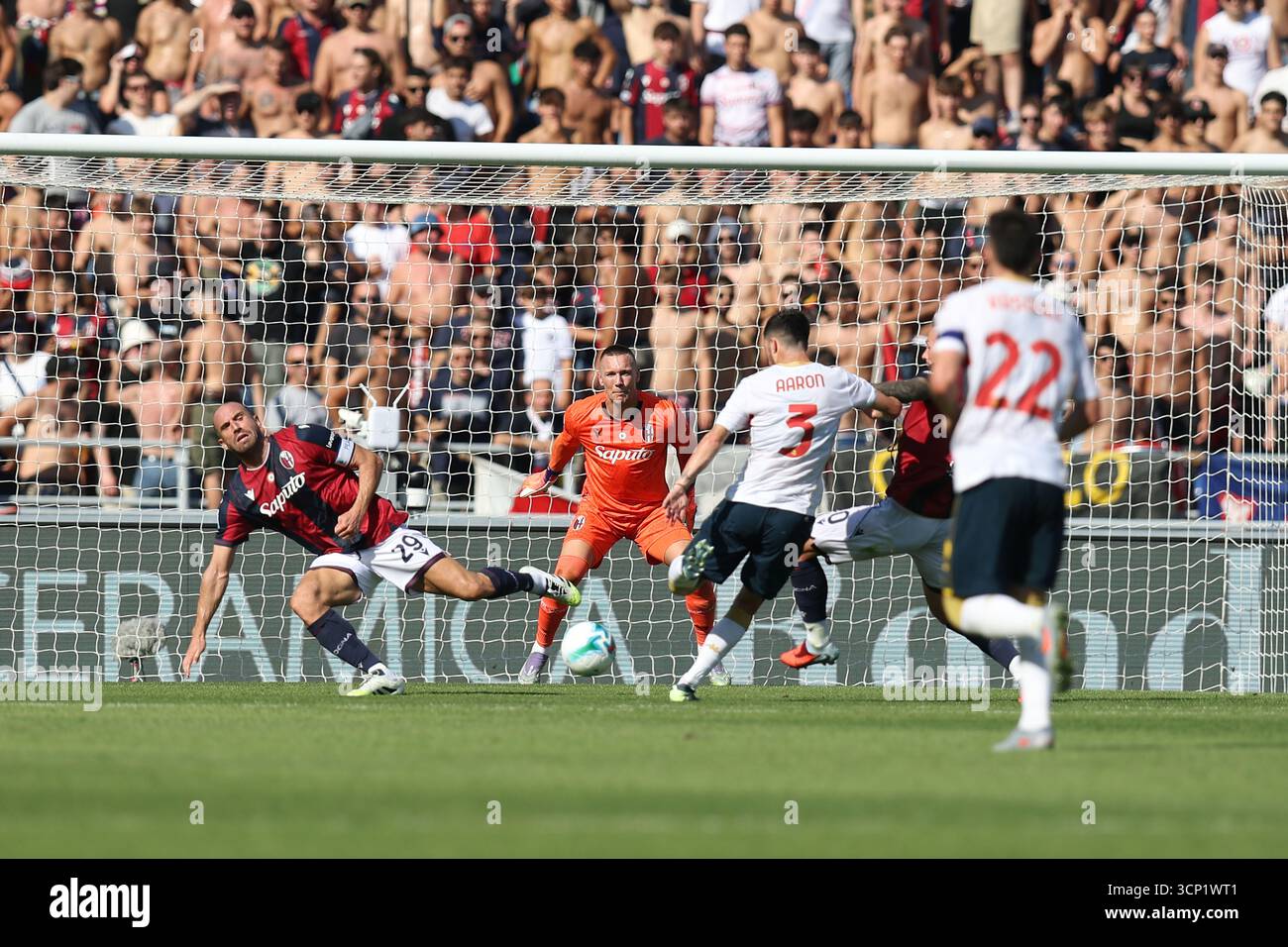 Aaron Martin (Genoa)Lorenzo De Silvestri (Bologna)Federico Bernardeschi ...