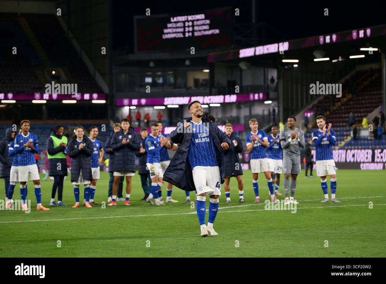 Cardiff City's Callum Robinson and team-mates celebrate after the ...