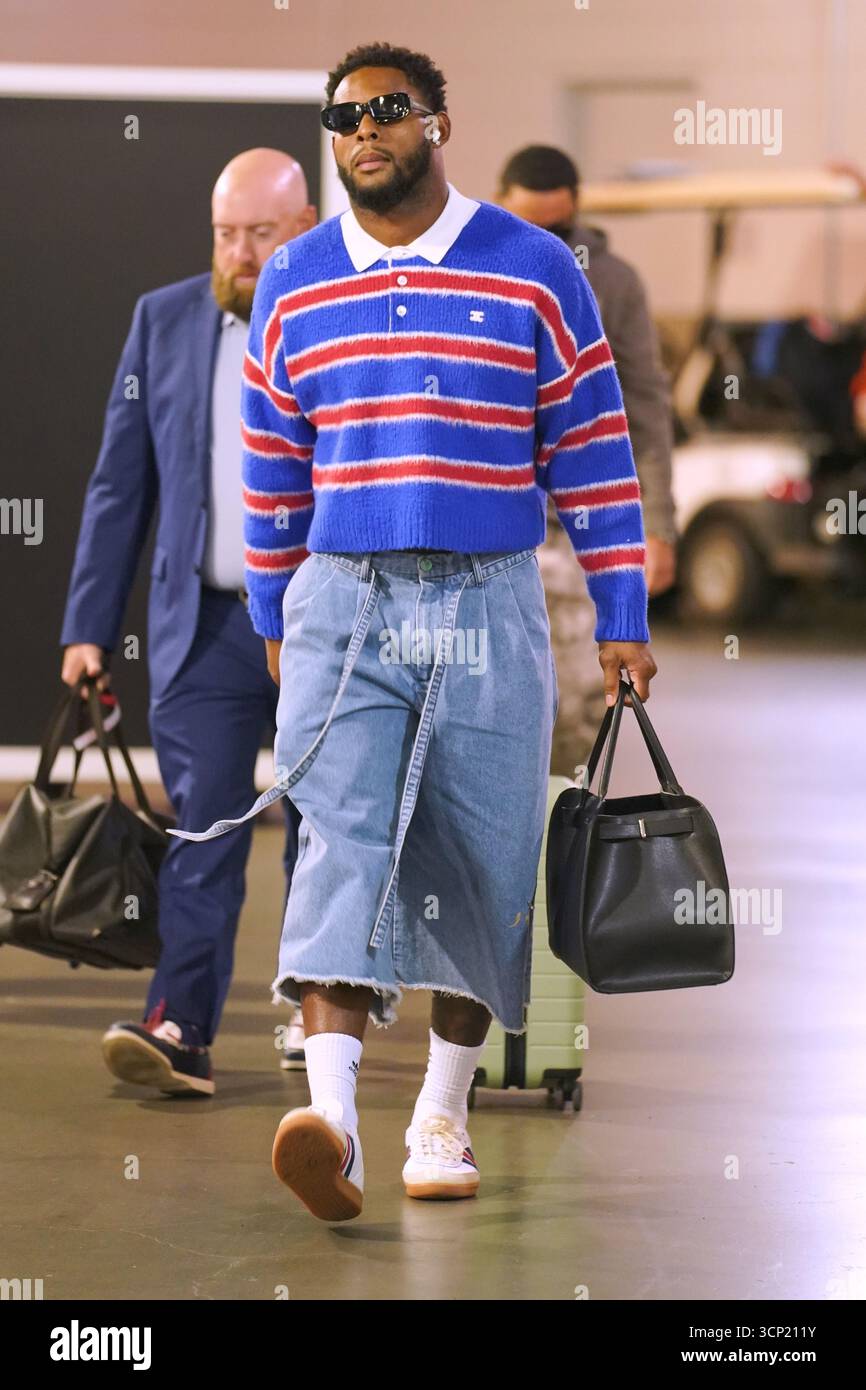 Kansas City Chiefs wide receiver Juju Smith-Schuster (9) arrives prior ...