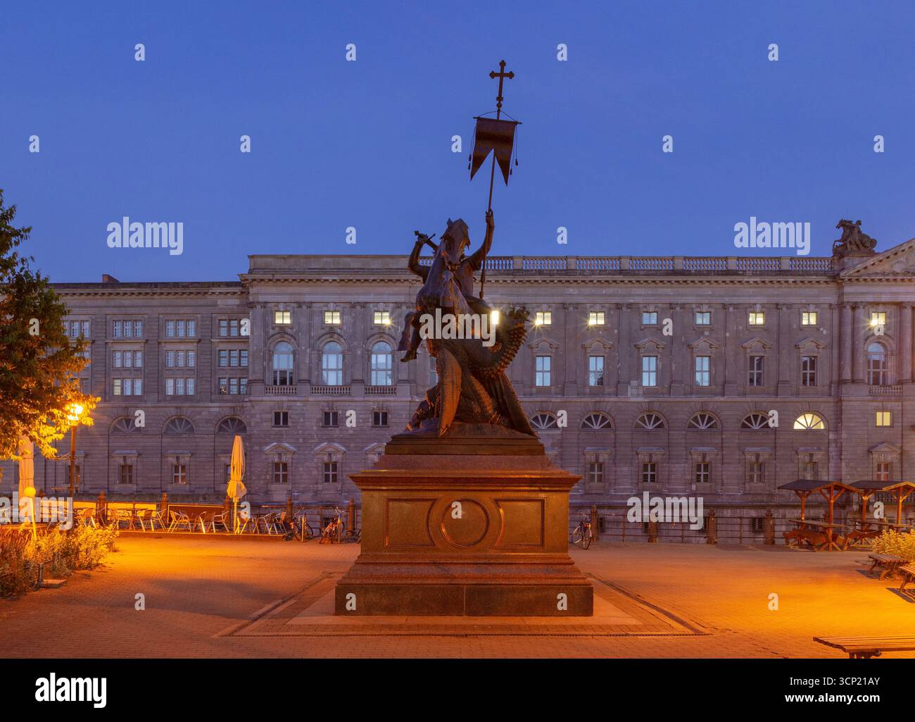 Saint George and the Dragon statue in Nikolaiviertel district of Berlin ...