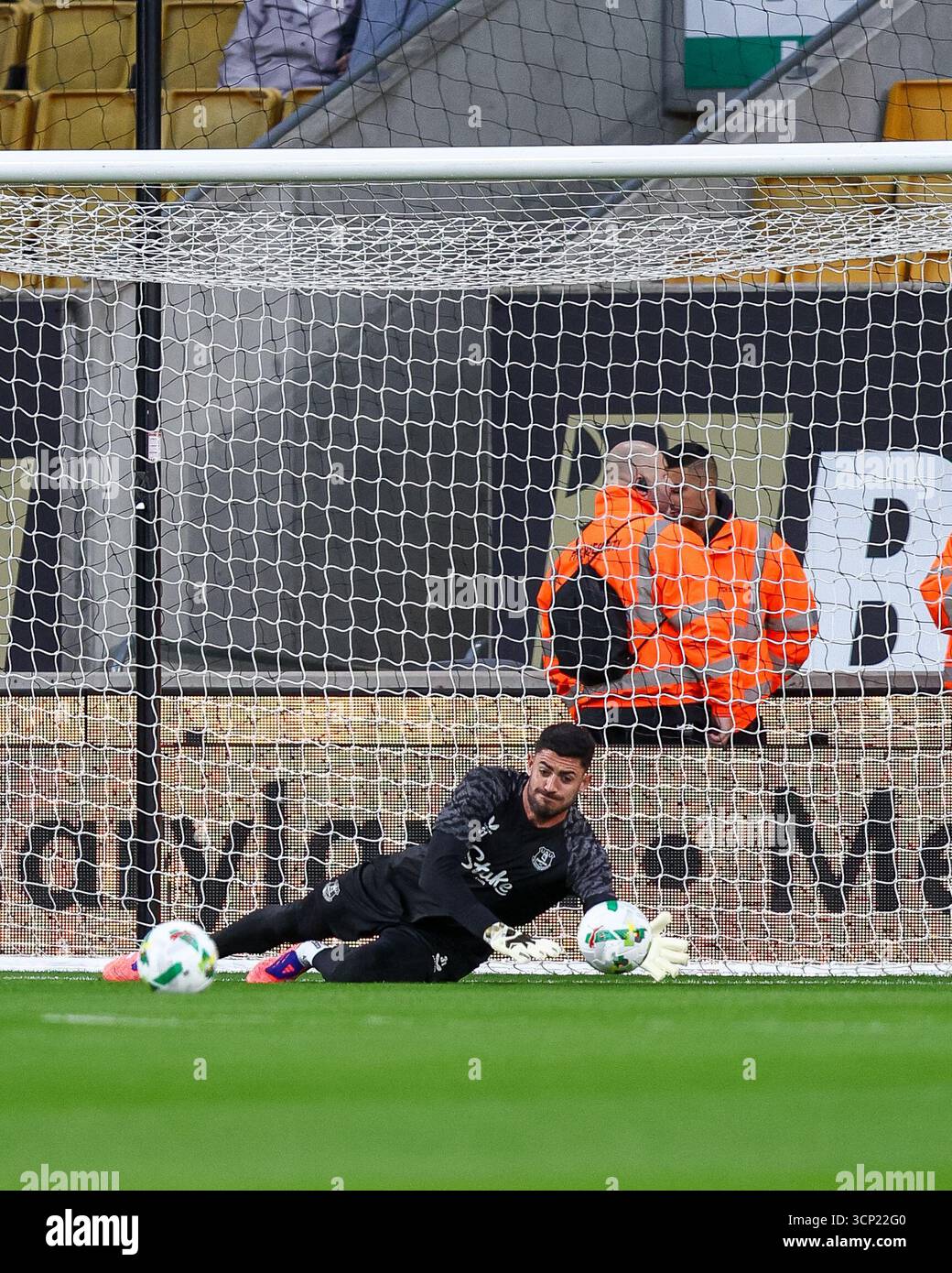 31, Tom King of Everton at warm up during the Carabao Cup Third Round ...
