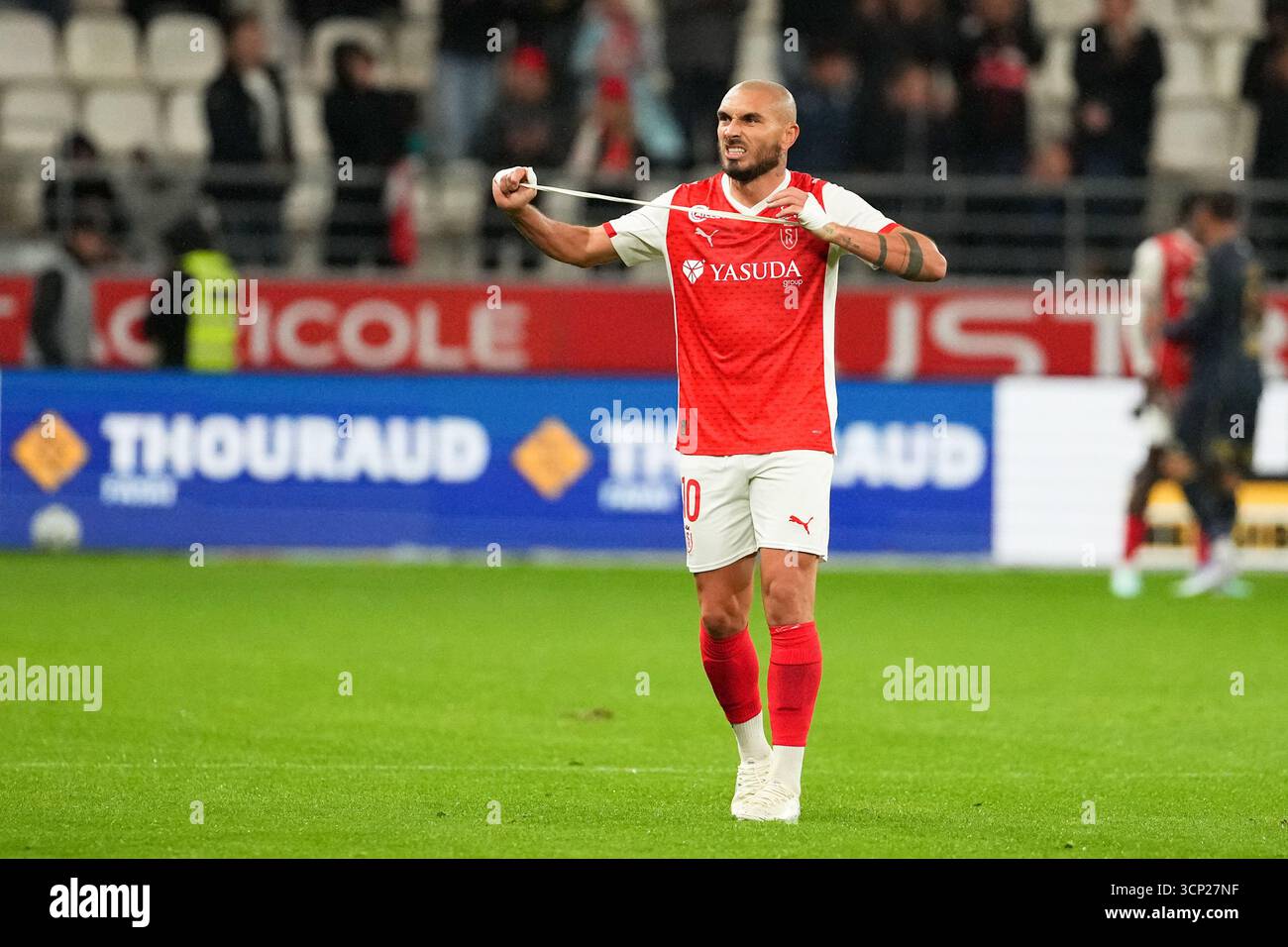 10 Teddy TEUMA (sdr) during the Ligue 2 BKT match between Reims and ...