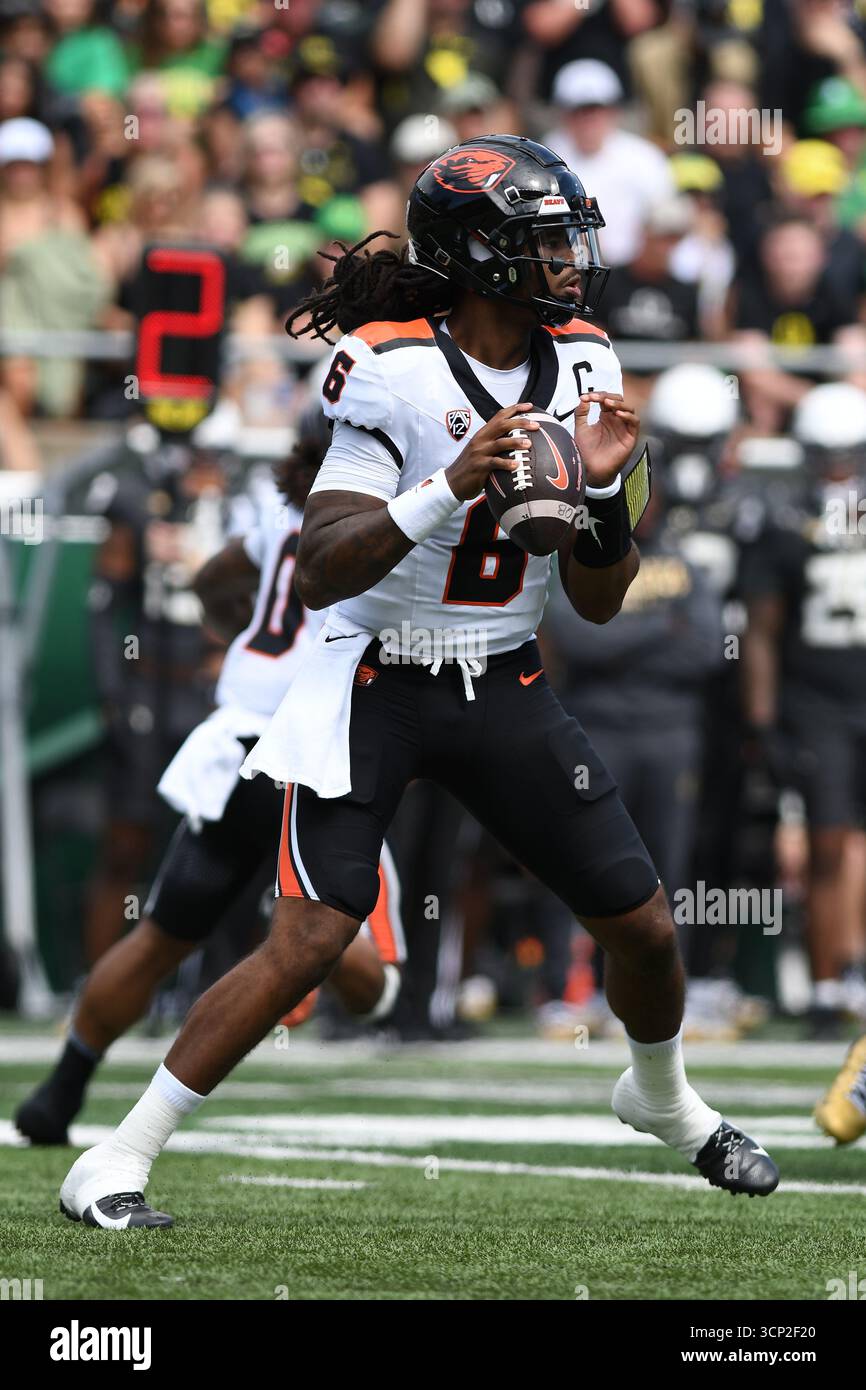EUGENE, OR - SEPTEMBER 20: Oregon State Beavers quarterback Maalik ...