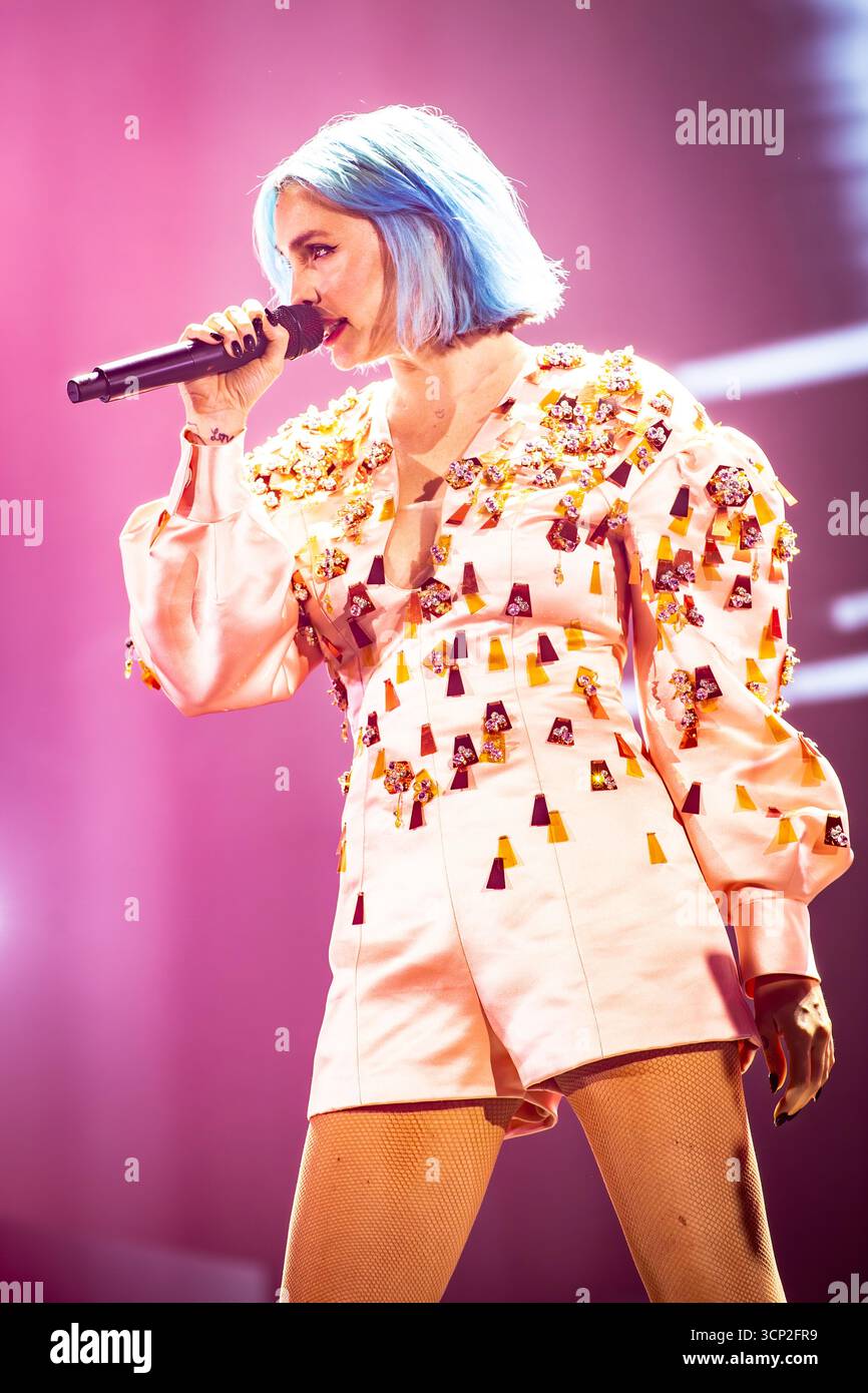 Radio trilogy tour 2025 hi-res stock photography and images - Alamy