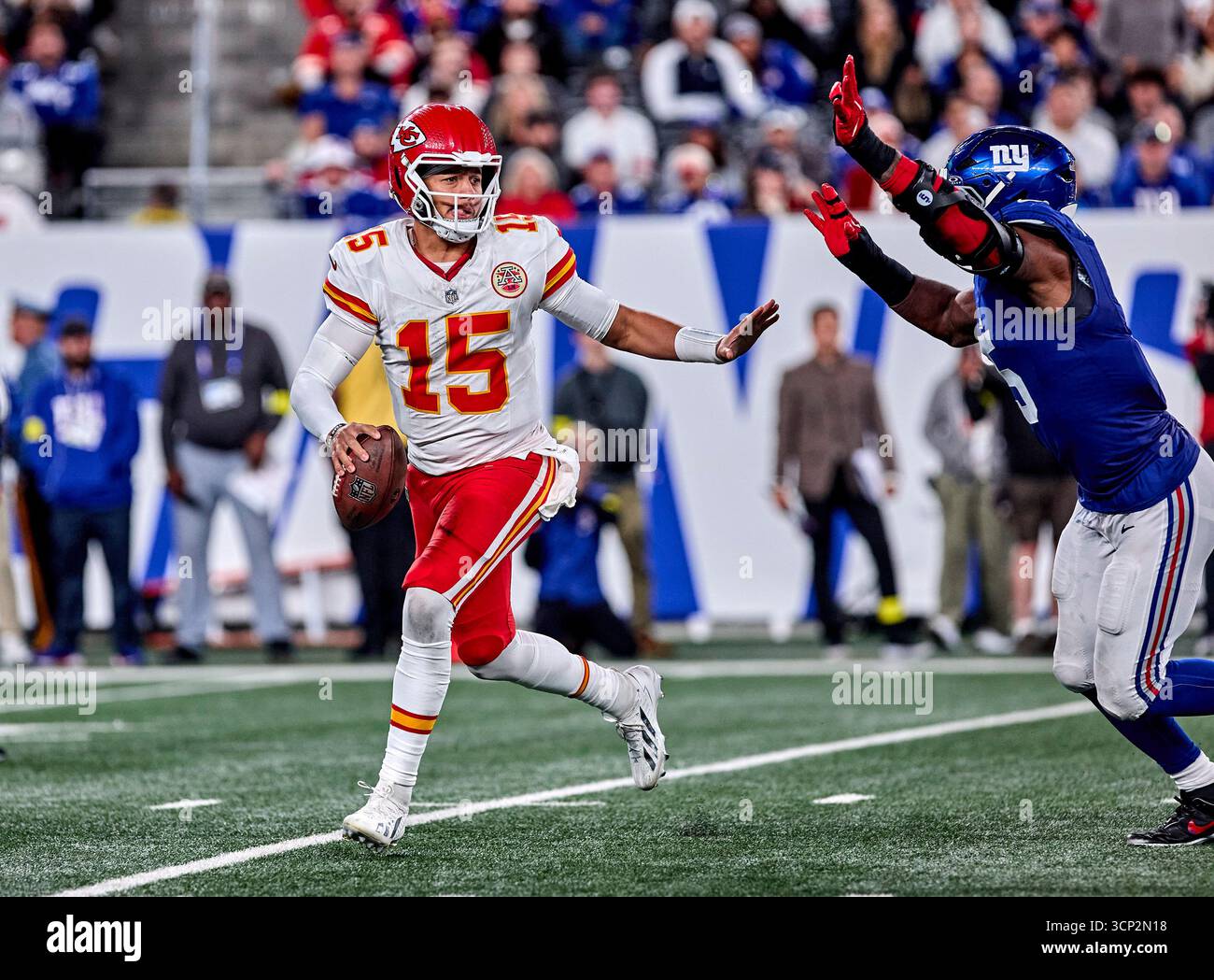 Kansas City Chiefs quarterback Patrick Mahomes (15) gets pressure from ...