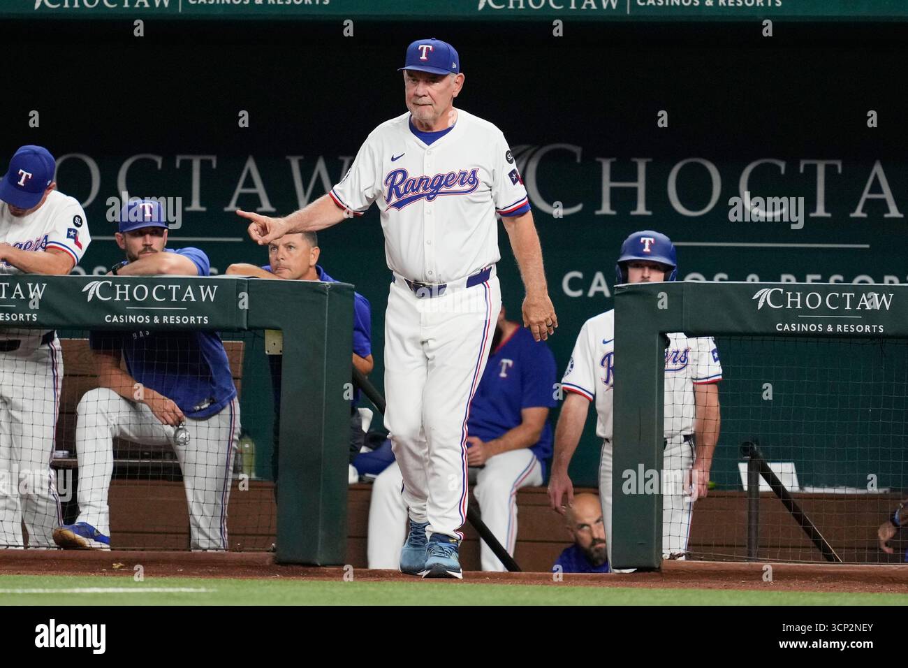 Texas Rangers manager Bruce Bochy comes out of the dugout to make a ...