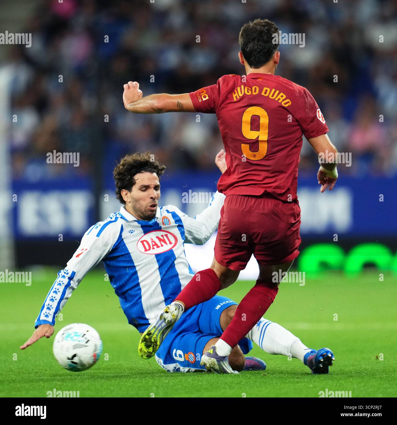 Leandro Cabrera of RCD Espanyol and Hugo Duro of Valencia CF during the ...