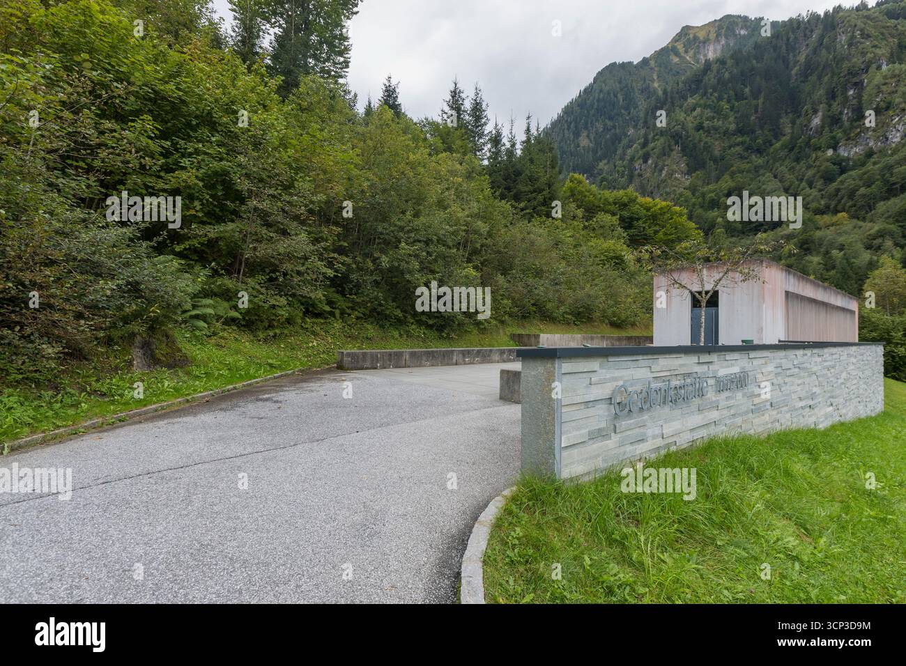 Memorial to the Kaprun Glacier Cable Car accident on November 11, 2000 ...