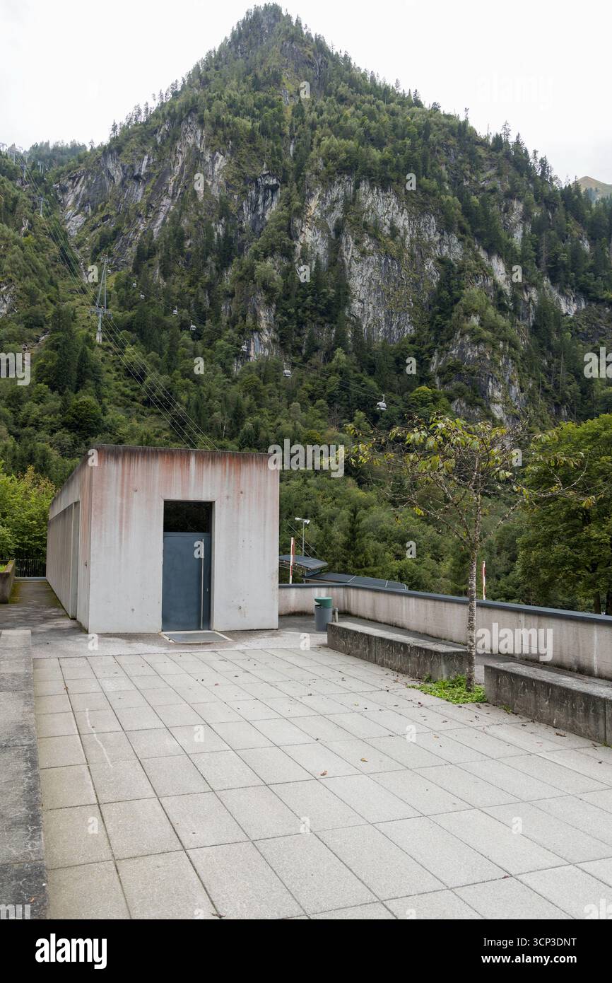 Memorial to the Kaprun Glacier Cable Car accident on November 11, 2000 ...