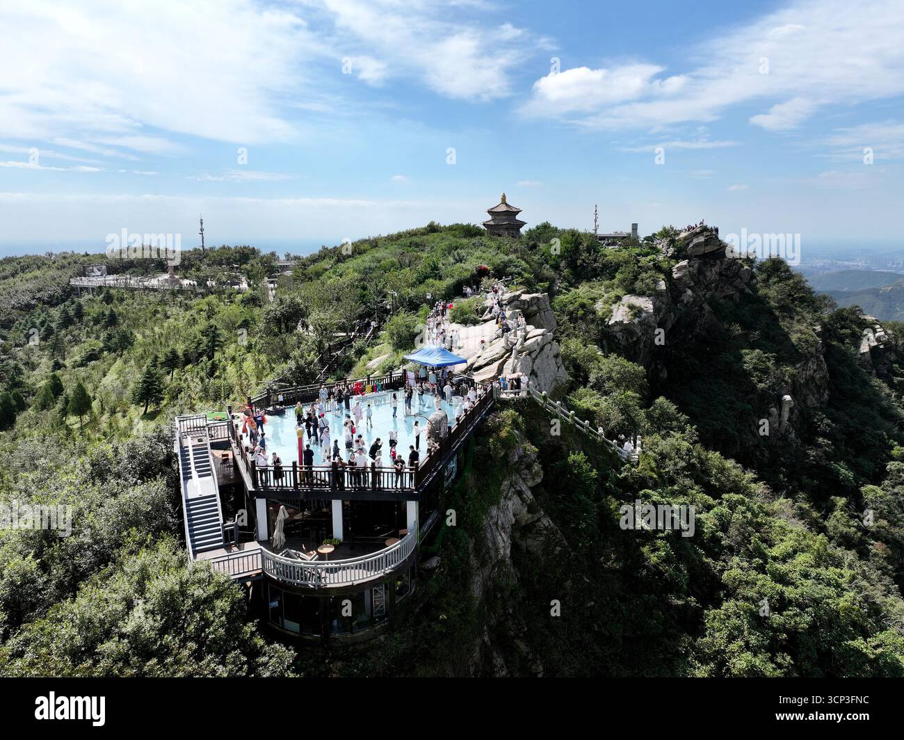 Tourists admire autumn scenery of Mount Huaguo in Lianyungang Ctiy ...