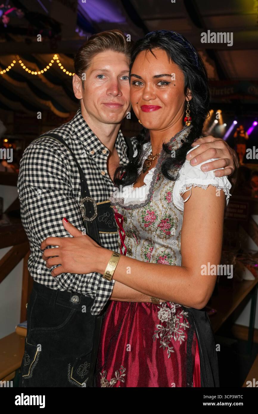 Frankfurter Oktoberfest - REALITYSTAR WIESN. Giovanni Weisheit und ...