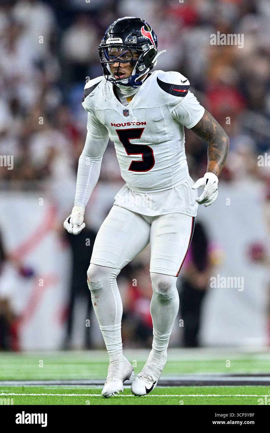 Houston Texans safety Jalen Pitre (5) defends in coverage during the ...